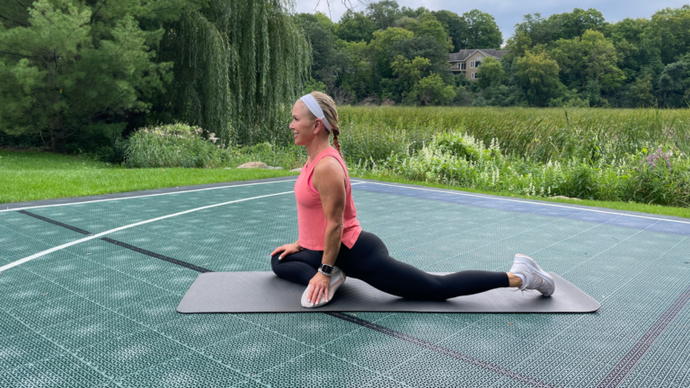 Best 8 Leg Stretches For Tight Leg Muscles