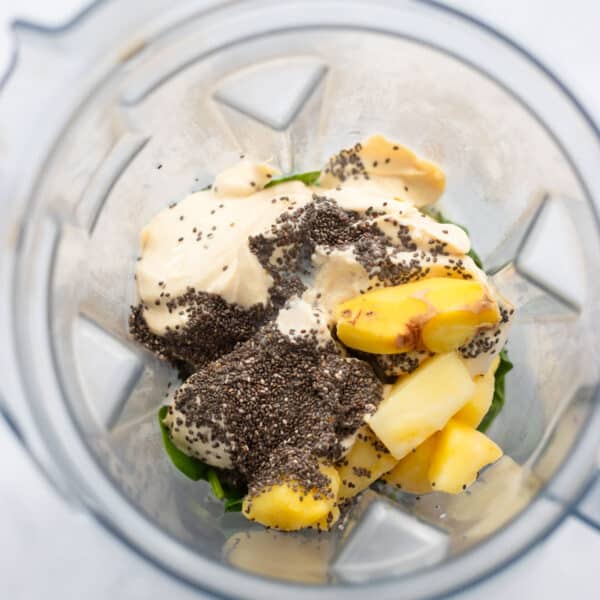 Creamy Superfood Smoothie Recipe (6 Simple Ingredients!)